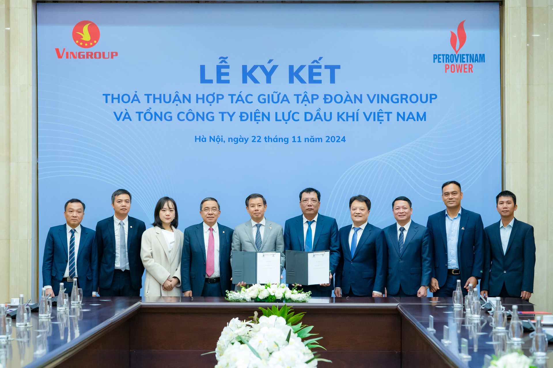 TẬP ĐOÀN VINGROUP VÀ TỔNG CÔNG TY ĐIỆN LỰC DẦU KHÍ VIỆT NAM HỢP TÁC ...