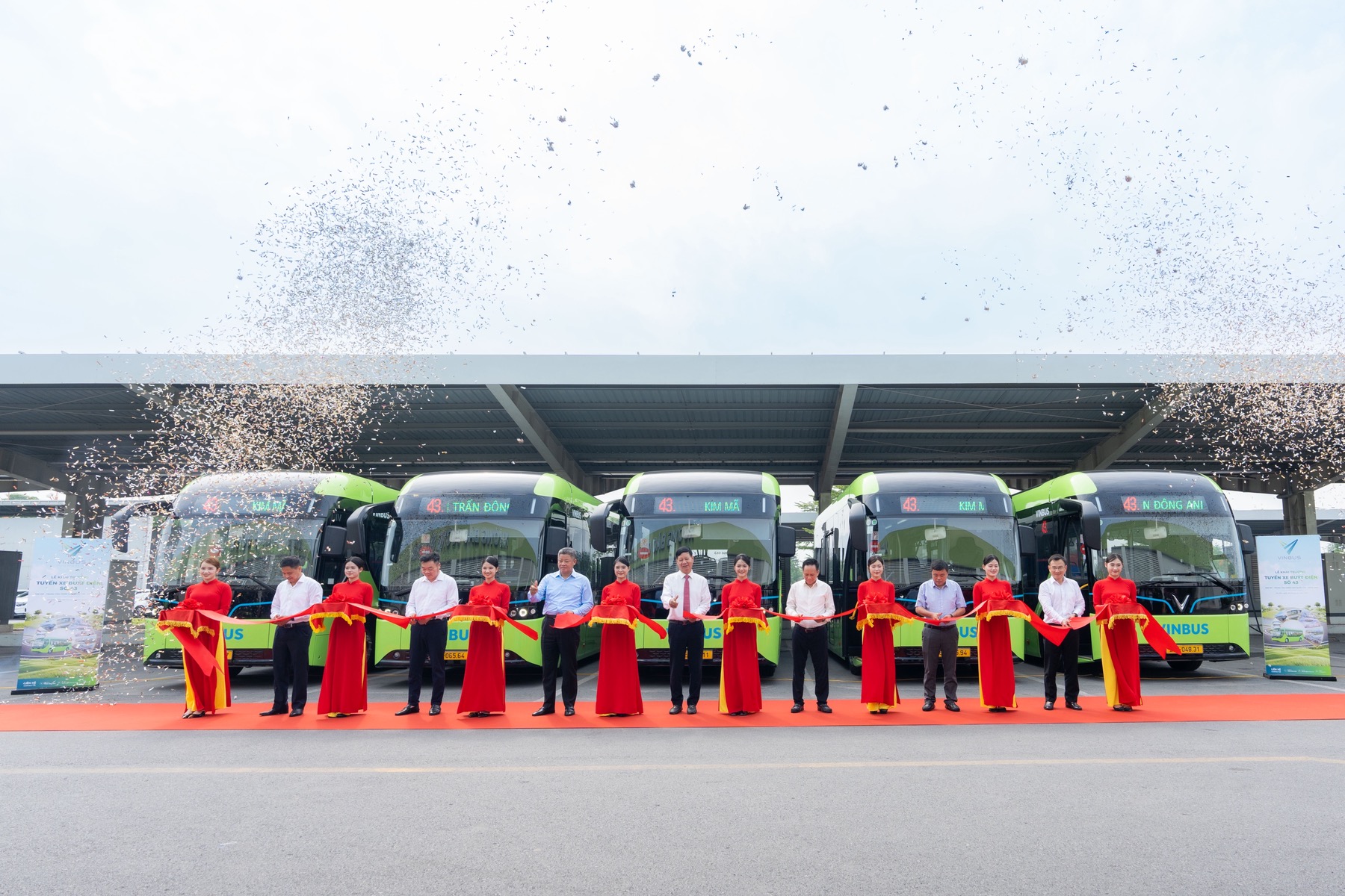 VINBUS KHAI TRƯƠNG TUYẾN BUÝT ĐIỆN 43 - KẾT NỐI NỘI THÀNH VỚI ĐÔNG ANH ...